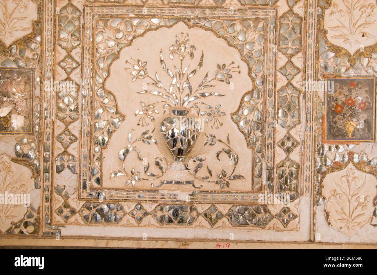Amber Fort,Lattice Ivory windows, Inlaid Floral Marble designs ...