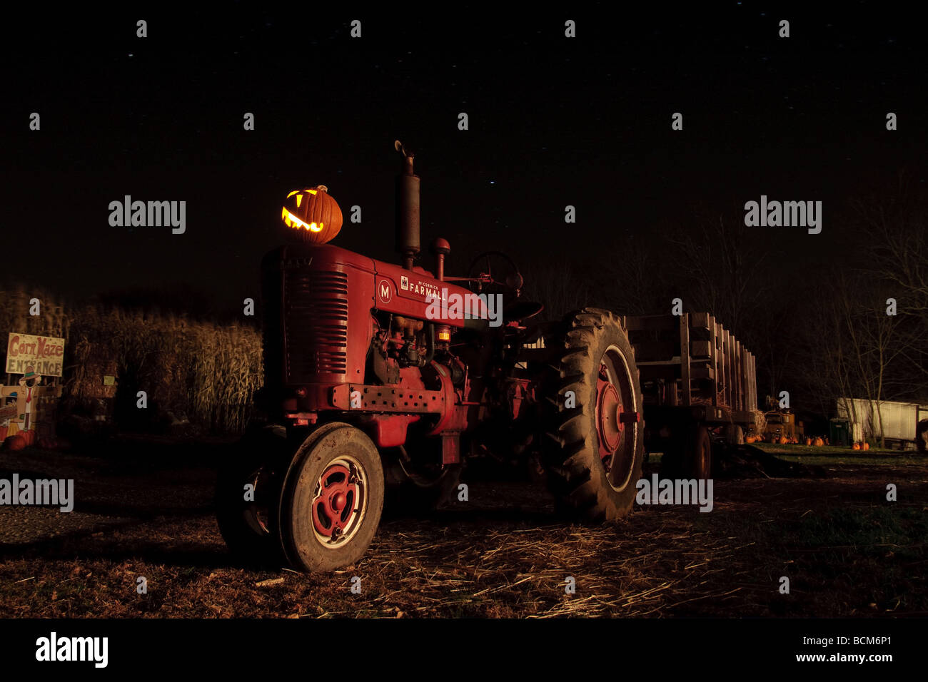 Ih farmall tractor hi-res stock photography and images - Alamy