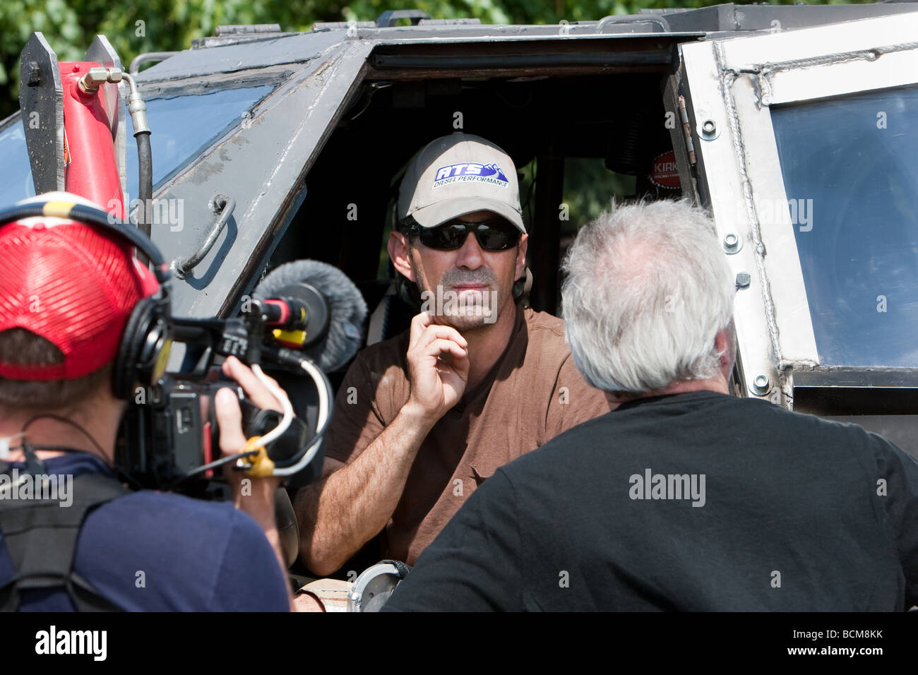 Joshua Wurman of CSWR speaks to Sean Casey during Project Vortex 2 ...