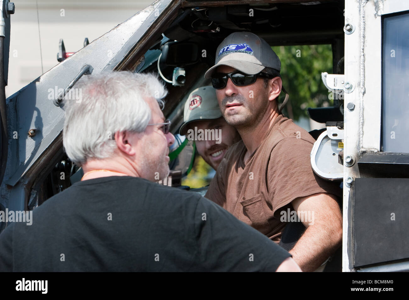 Joshua Wurman of CSWR speaks to Sean Casey during Project Vortex 2 ...