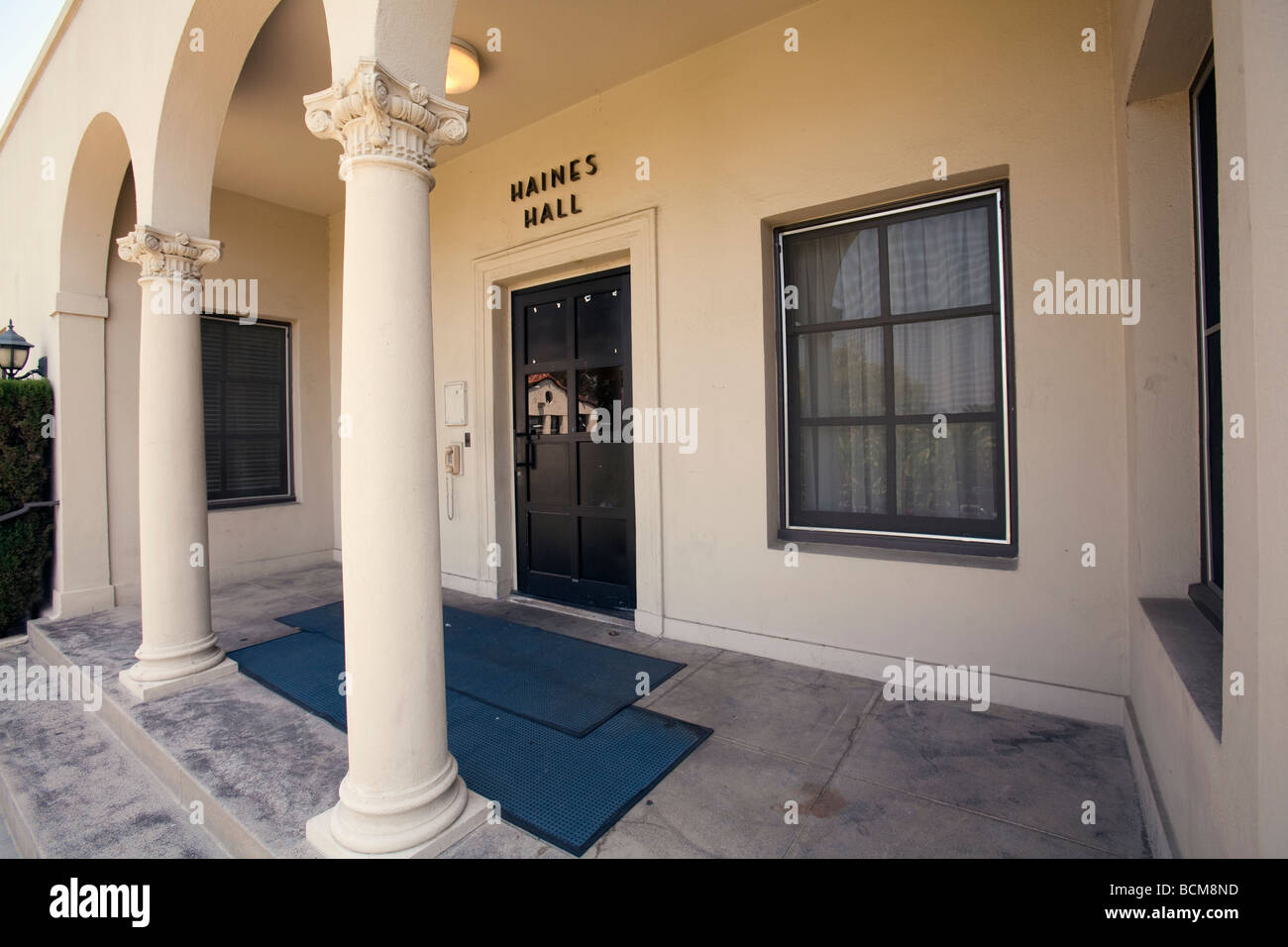 Barrak Obama's old Dormitory room in Haines Hall. Occidental College ...