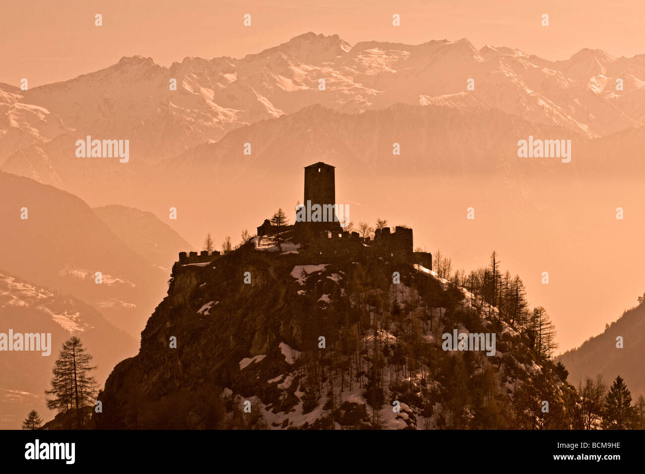 Graines castle italy hi-res stock photography and images - Alamy