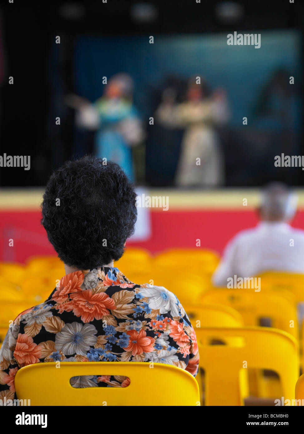 Opera audience painting hi-res stock photography and images - Alamy