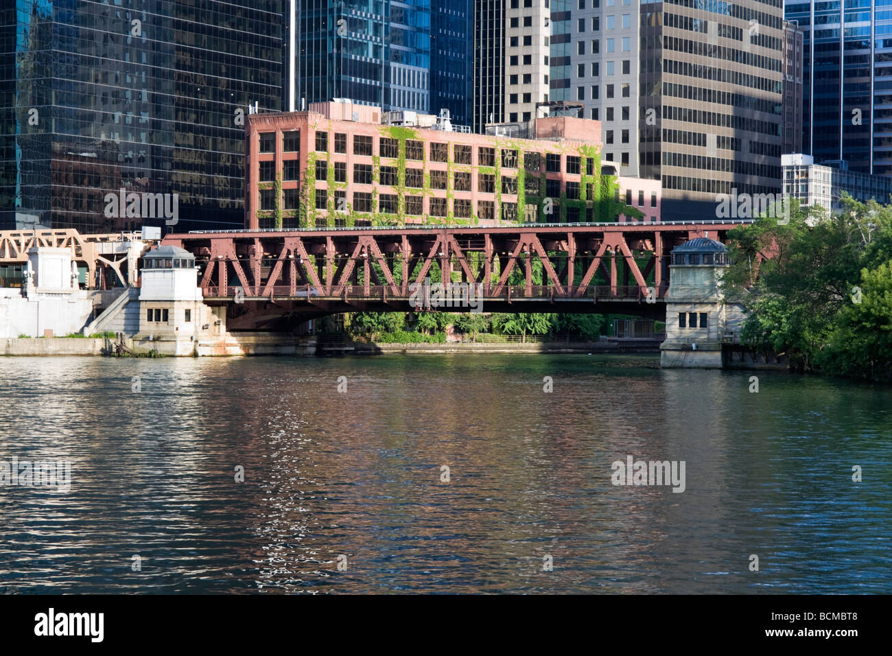 Bridge in chicago hi-res stock photography and images - Alamy