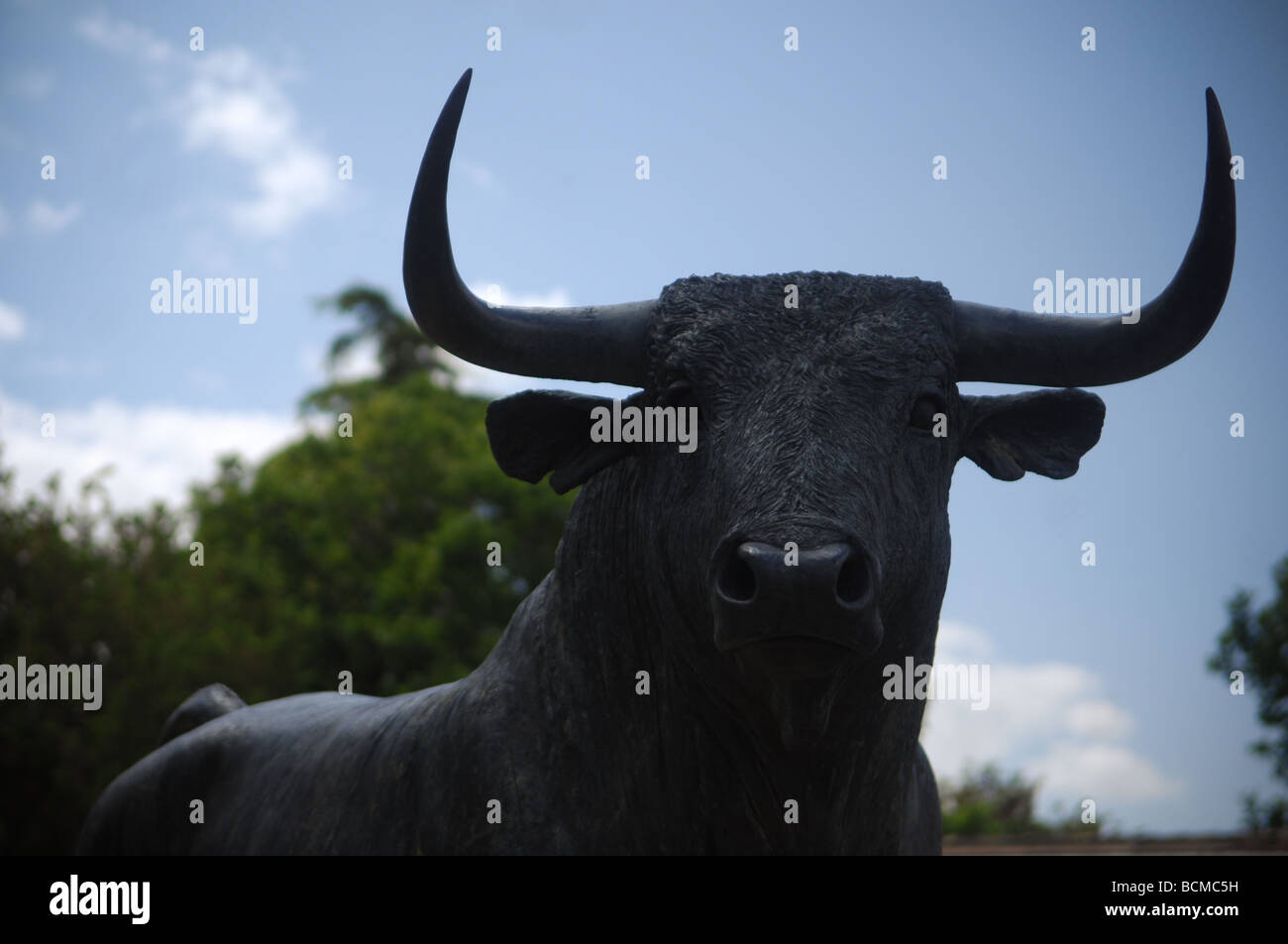 Statue of spanish bull hi-res stock photography and images - Alamy