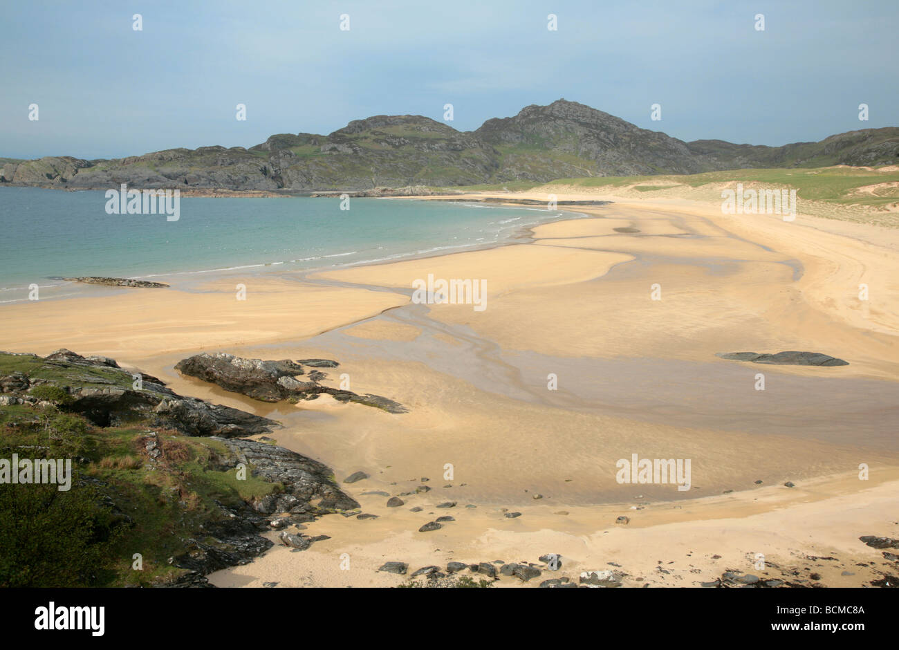 sandy beach on island of colonsay scotland Stock Photo - Alamy