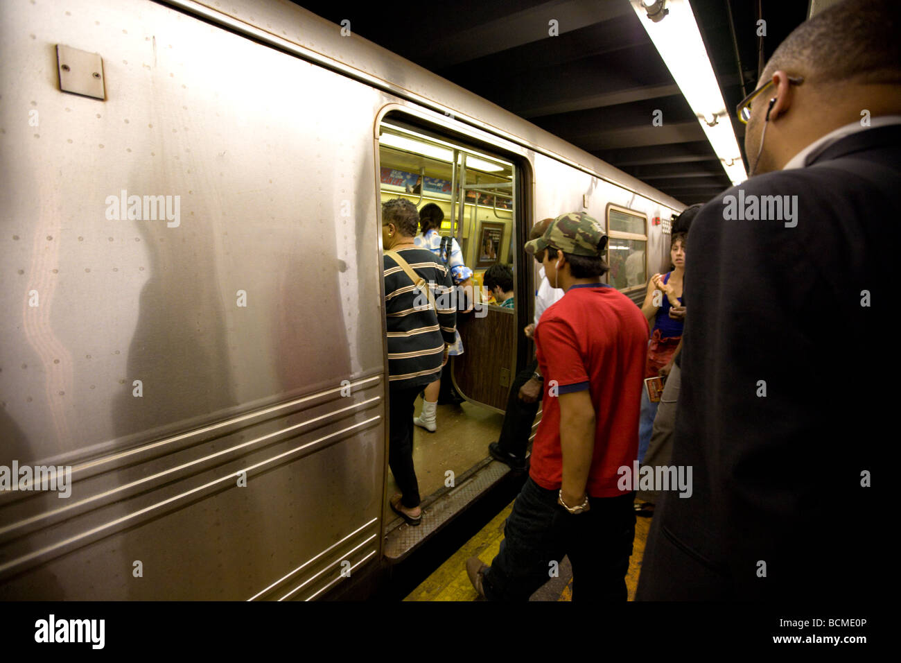 People entering New York City Subway train, New York 2008 Stock Photo ...