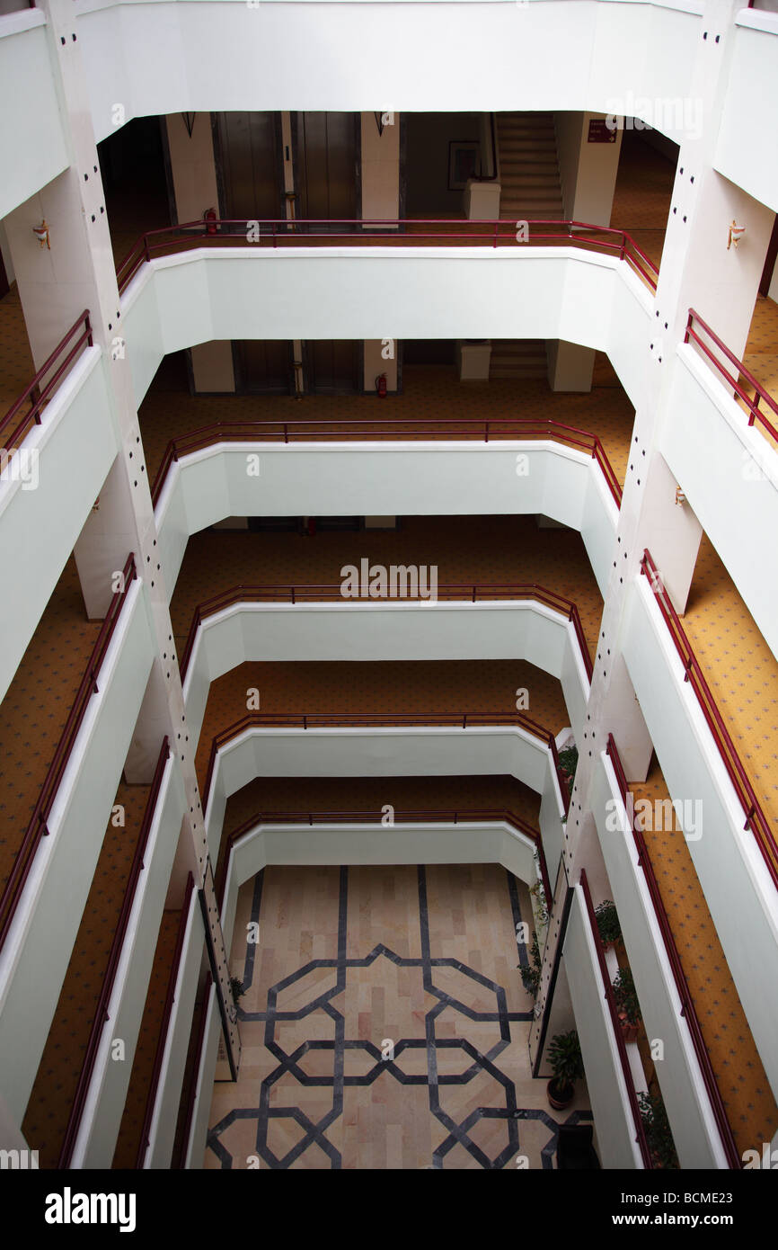 Elevator atrium hi-res stock photography and images - Alamy