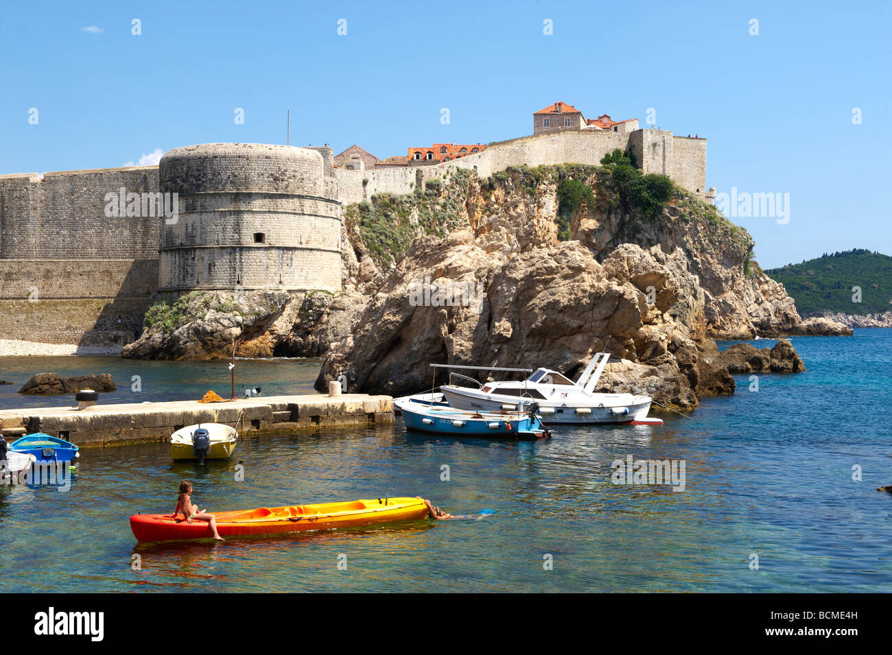 The medieval city walls of Dubrovnik - Croatia Stock Photo - Alamy