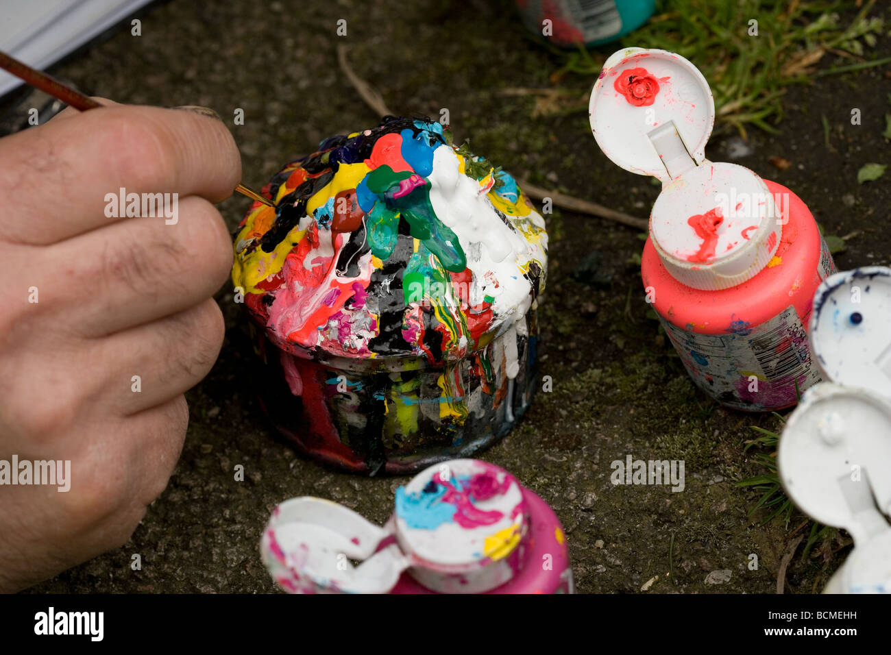 Ben Wilson, chewing gum artist, makes miniature paintings on chewing ...