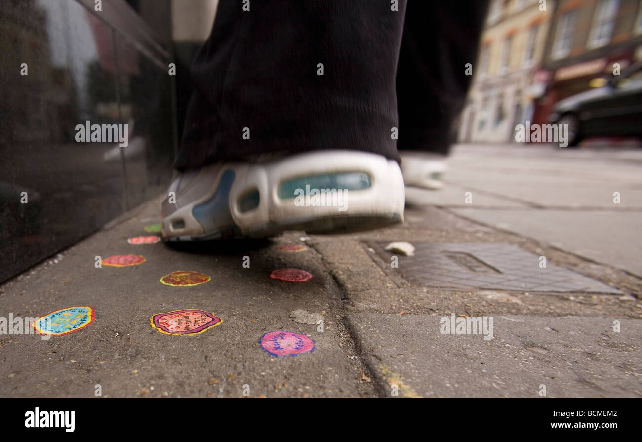 Ben Wilson, chewing gum artist, makes miniature paintings on chewing ...