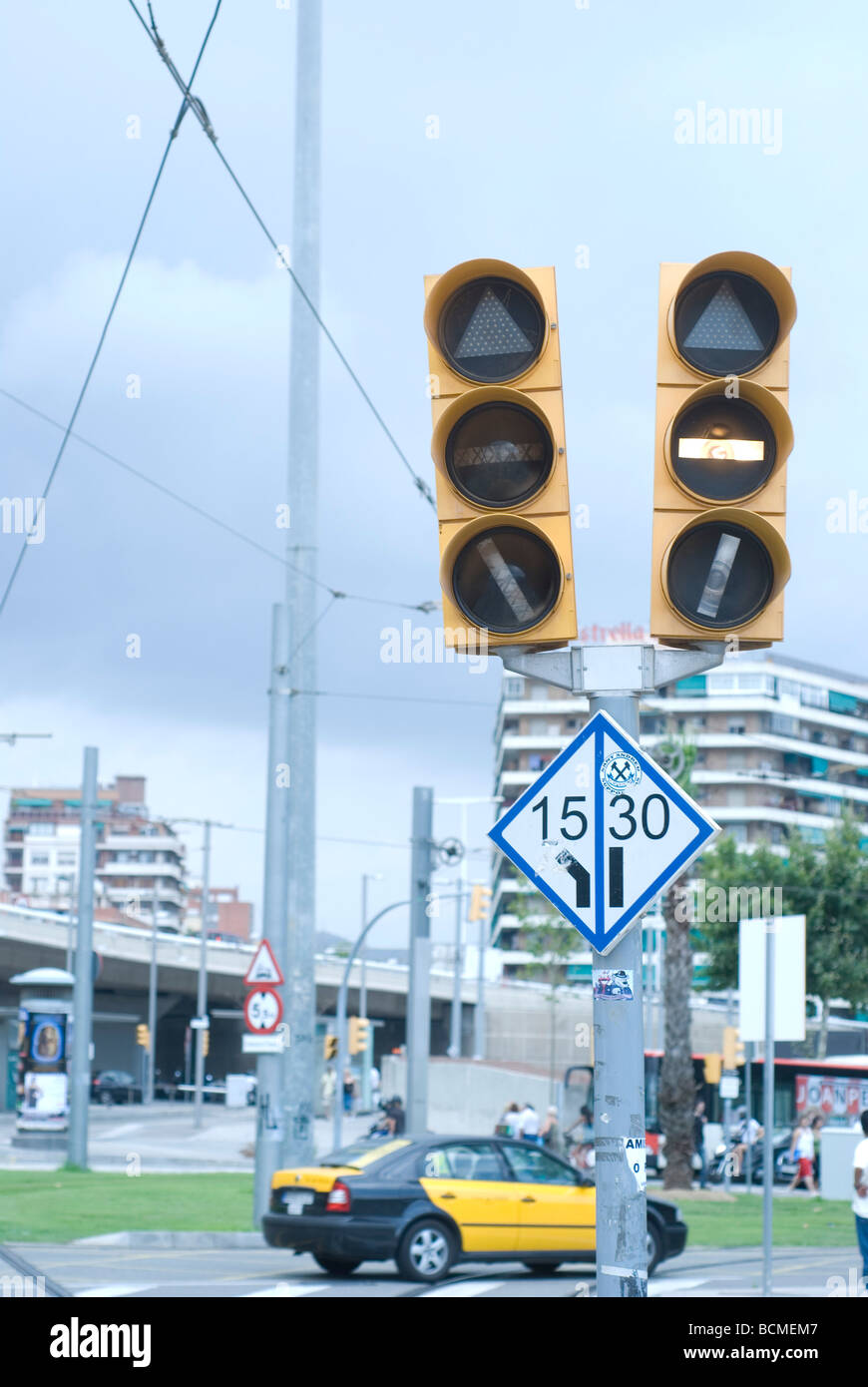 Tram traffic light and speed sign. Barcelona - Spain Stock Photo - Alamy
