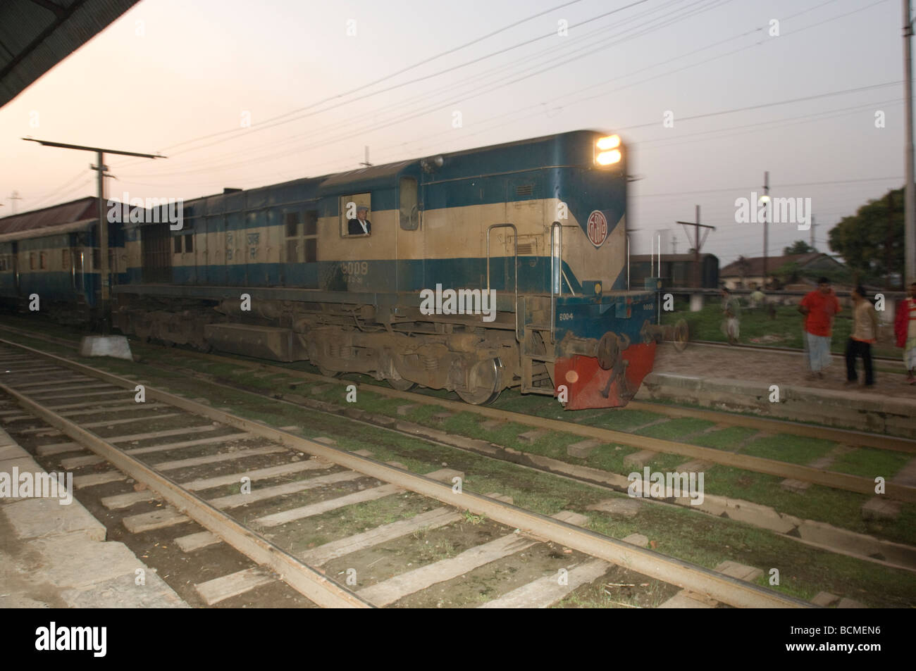 Trains at khulna railway station bangladesh Stock Photo - Alamy