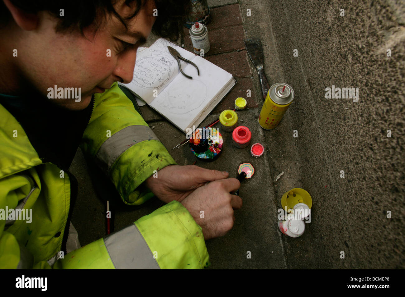 Ben Wilson, chewing gum artist, makes miniature paintings on chewing ...