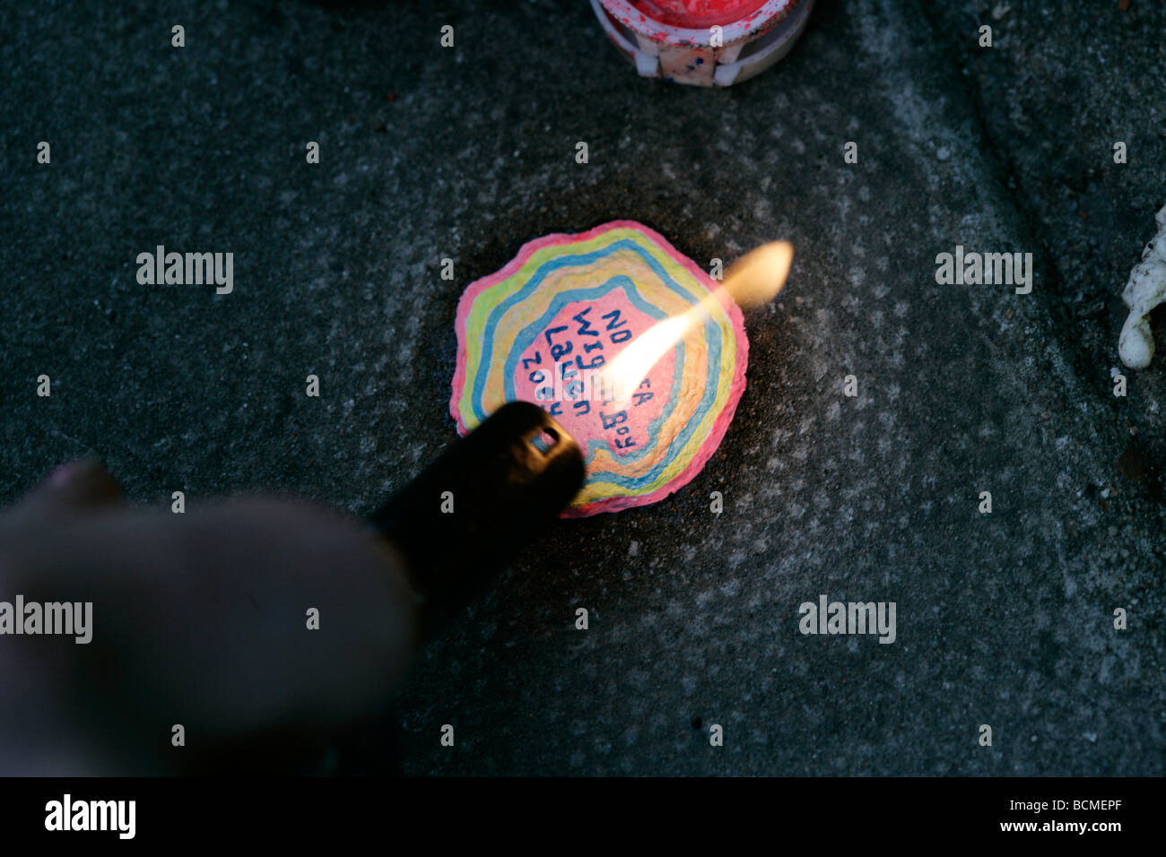 Ben Wilson, chewing gum artist, makes miniature paintings on chewing ...