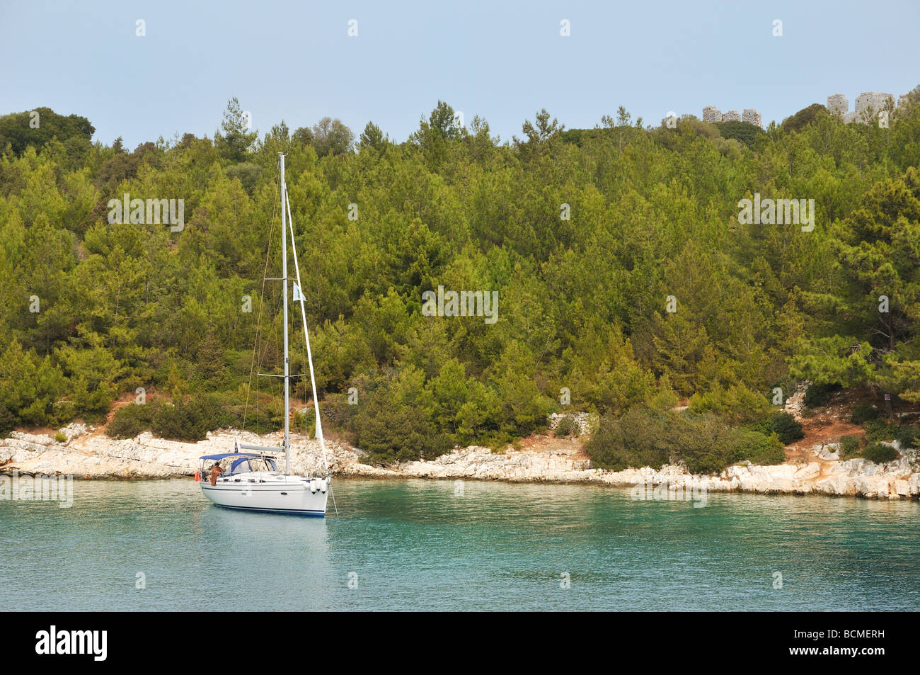 Sailing yacht in Greek water Stock Photo - Alamy