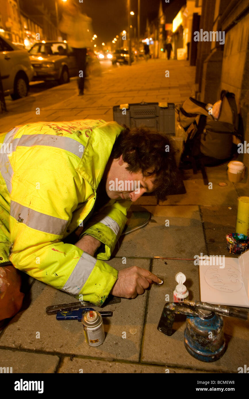 Ben Wilson, chewing gum artist, makes miniature paintings on chewing ...