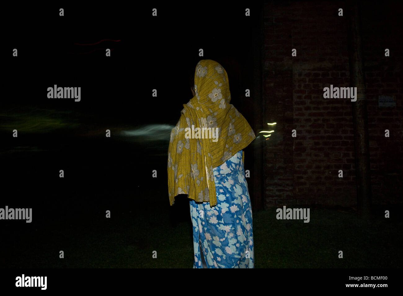 Street child bangladesh hi-res stock photography and images - Alamy