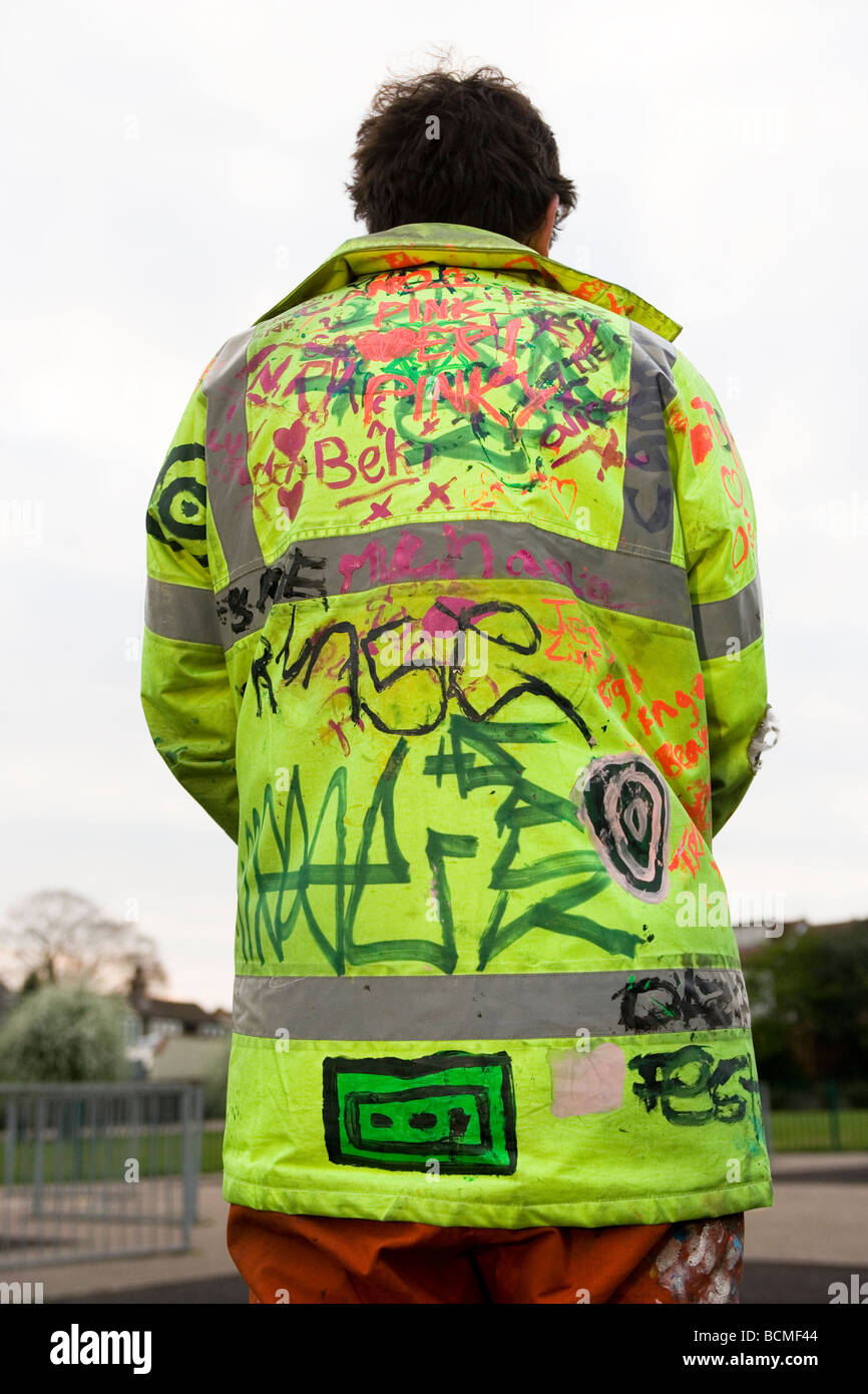 Ben Wilson, chewing gum artist, makes miniature paintings on chewing ...