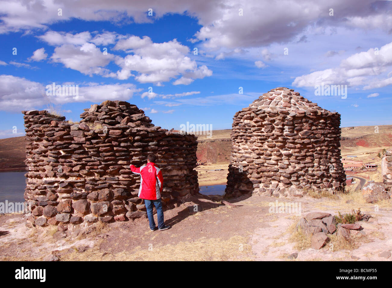 chullpas at Sillustani Ruins near Puno, Peru Stock Photo - Alamy