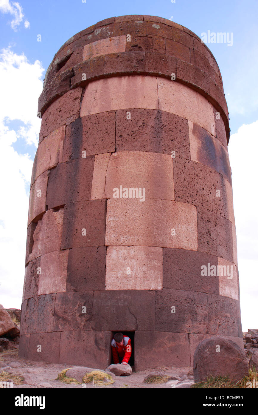 chullpa at Sillustani Ruins near Puno, Peru Stock Photo - Alamy