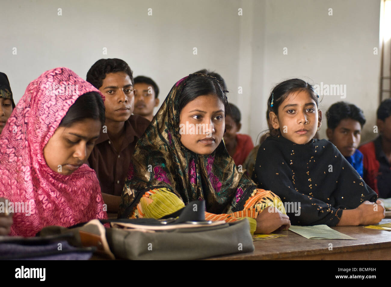 Bangladesh women hi-res stock photography and images - Alamy