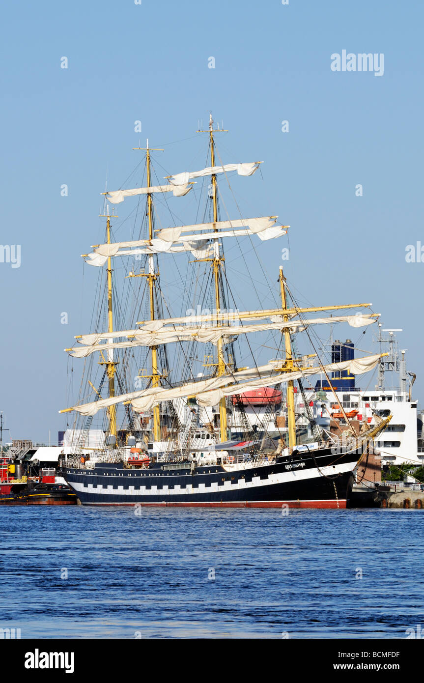 Russian Tall Ship Kruzenshtern docked at Massachusetts Maritime Academy ...