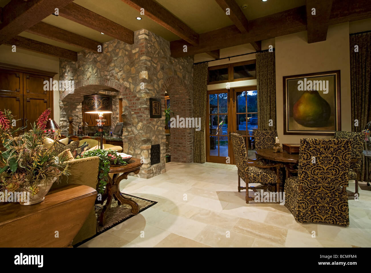 Wood beamed house hi-res stock photography and images - Alamy