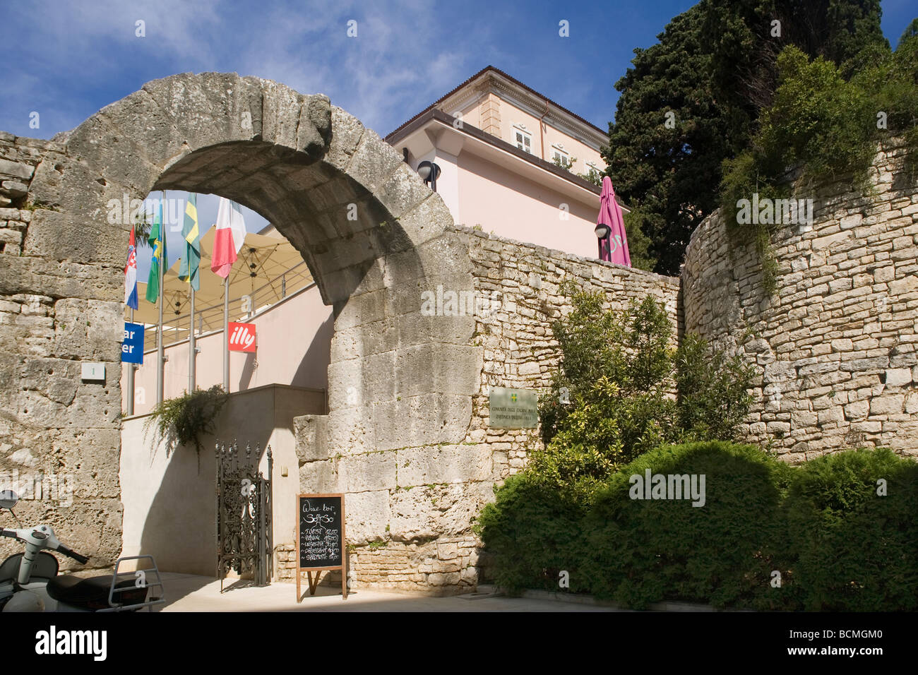 Croatia Istria Pula Hercules gate Stock Photo - Alamy