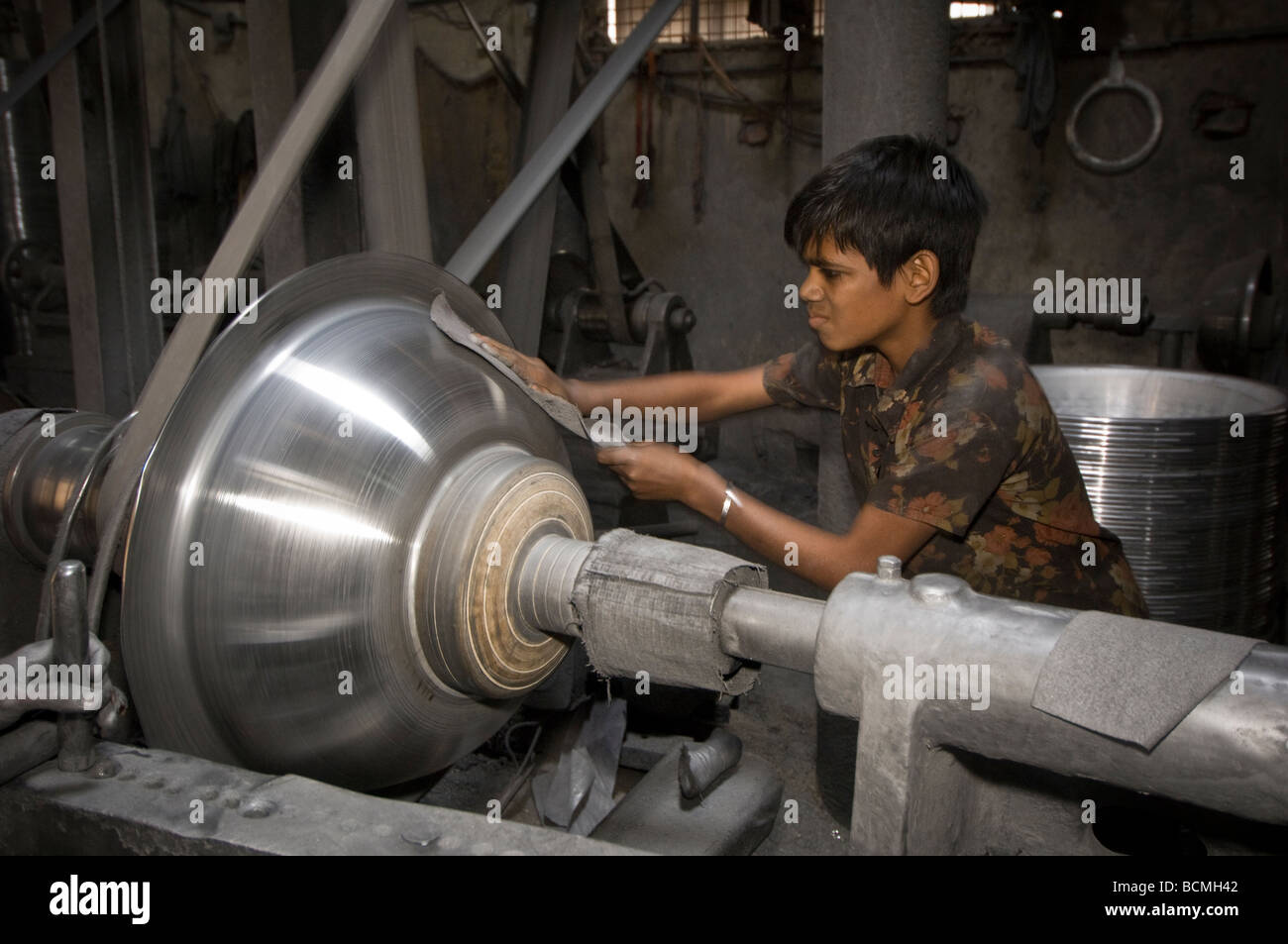 Child labour factory hi-res stock photography and images - Alamy