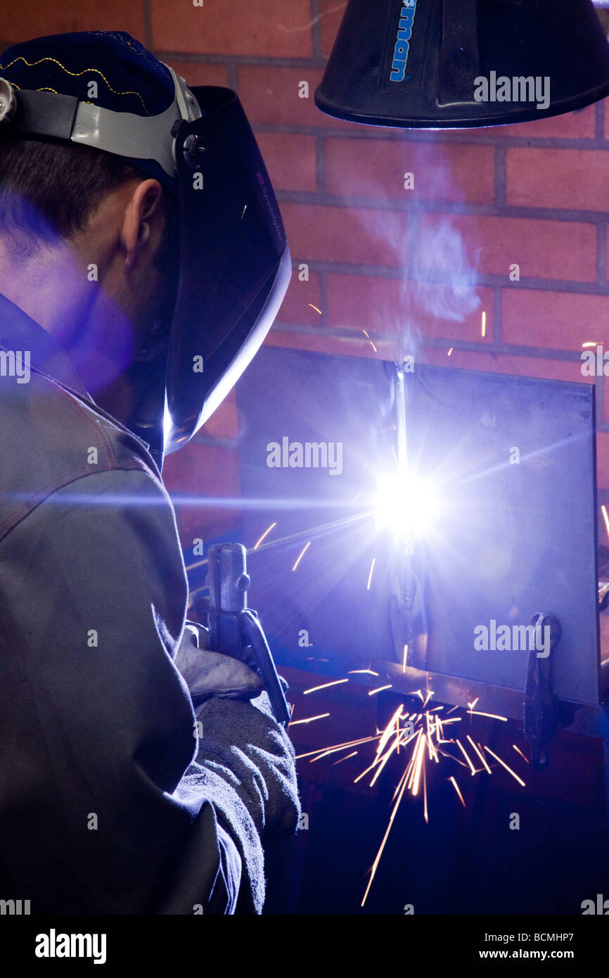 Manual metal arc welding Stock Photo - Alamy