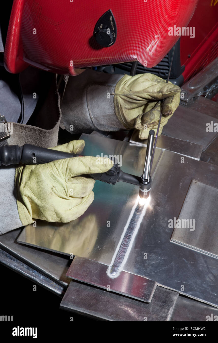 Carbon arc welding hi-res stock photography and images - Alamy
