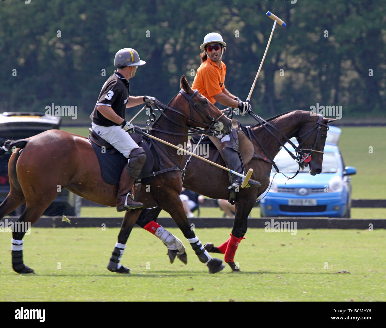 Two players chasing the ball hi-res stock photography and images - Alamy