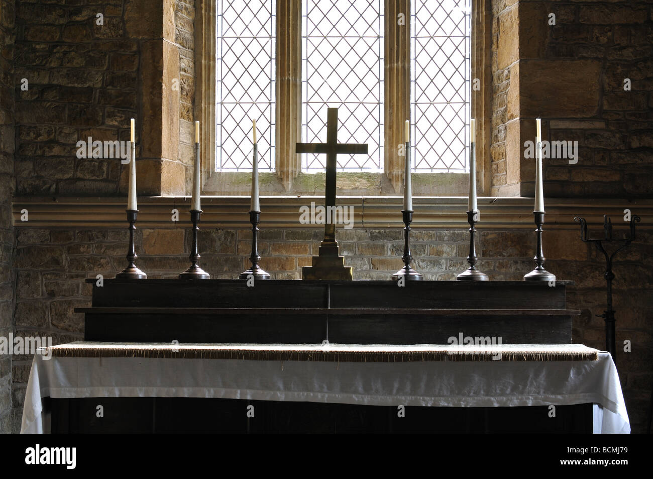 Church altar england hi-res stock photography and images - Alamy