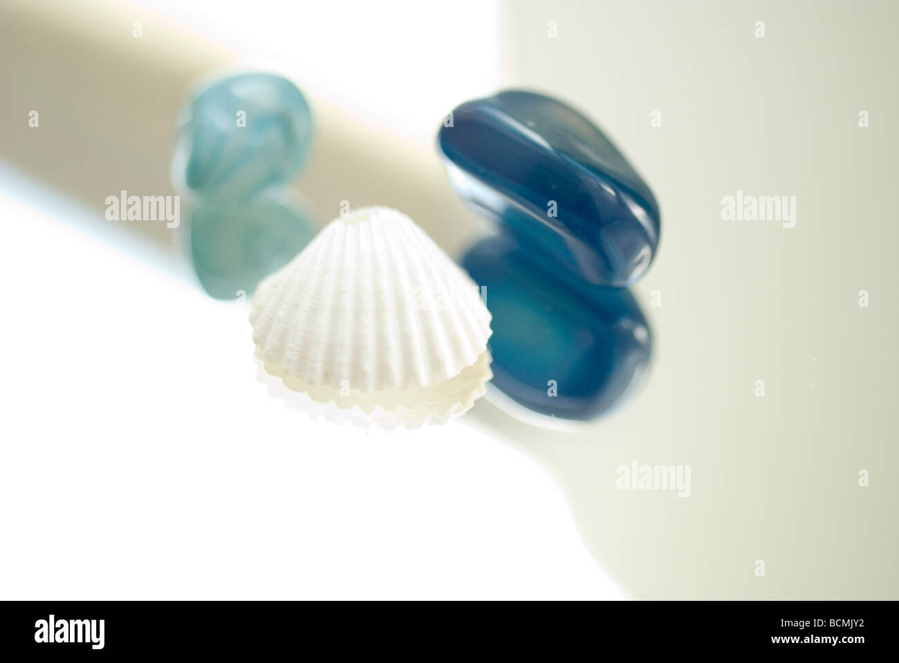 Small gem stones hi-res stock photography and images - Alamy
