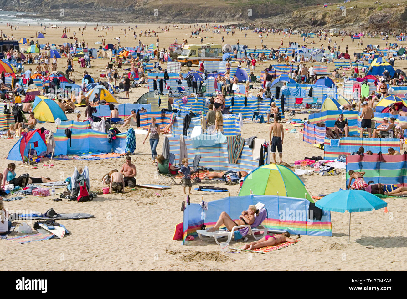 Crowded beach Polzeath Cornwall SW England Stock Photo - Alamy