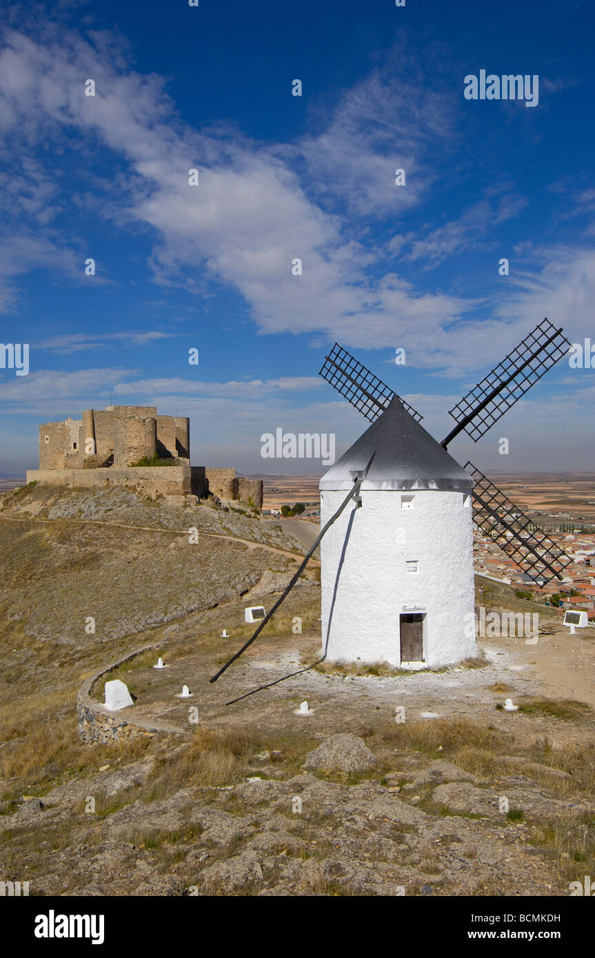 Windmills and Caballeros de San Juan de Jerusalén Castle Consuegra ...