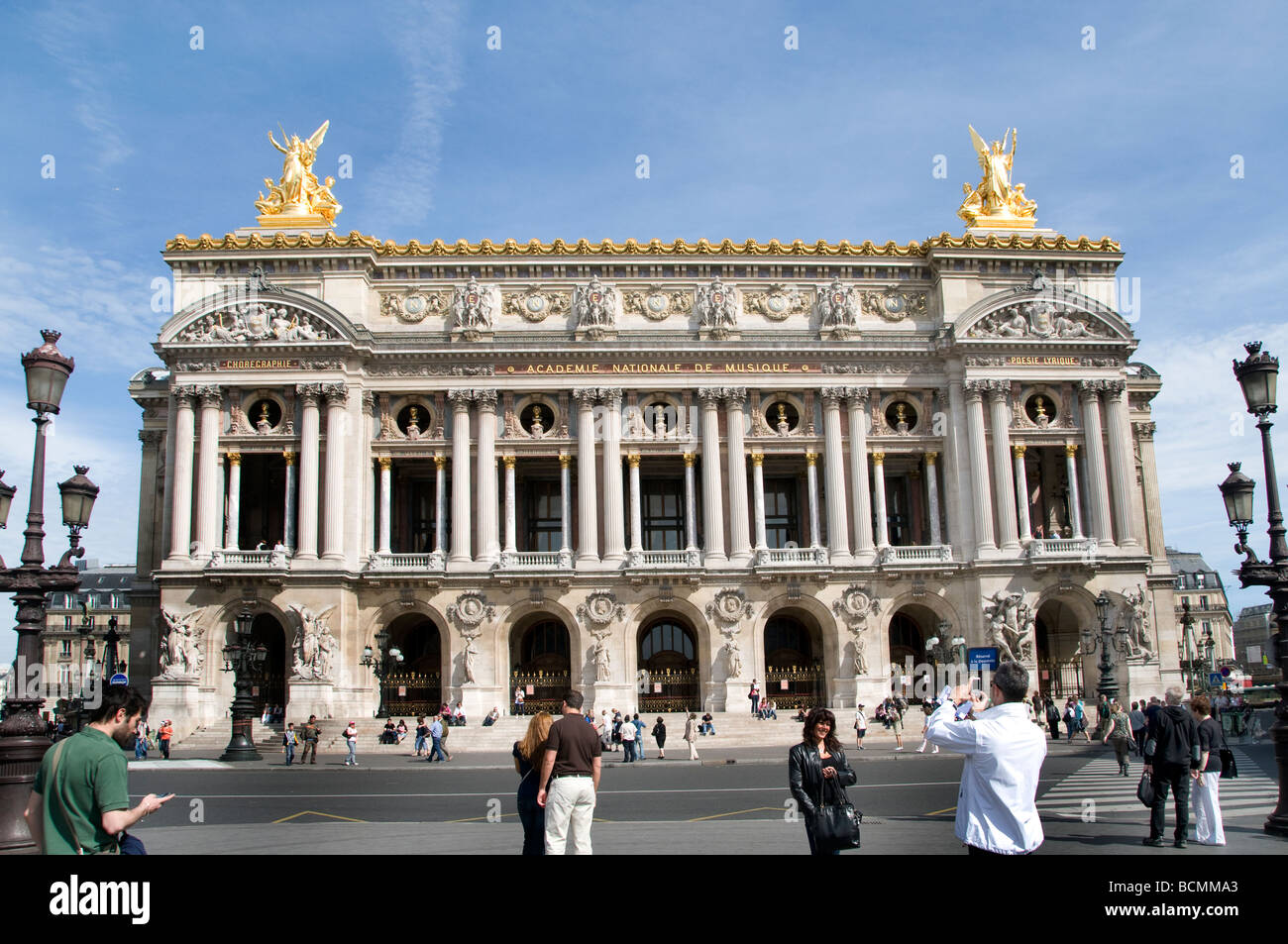 Opera district paris hi-res stock photography and images - Alamy
