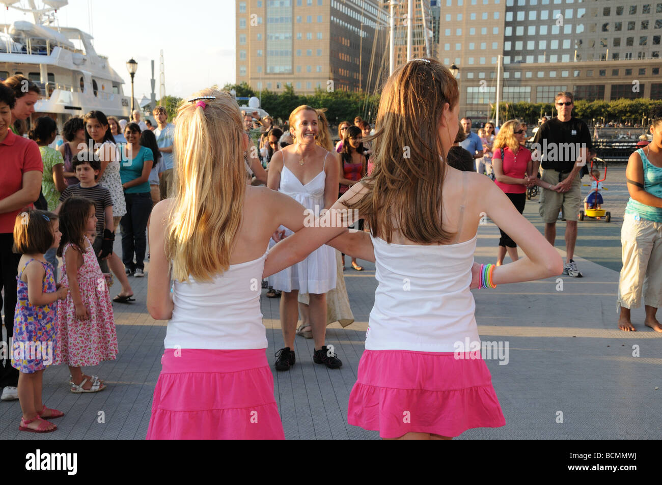 Dance community hi-res stock photography and images - Alamy