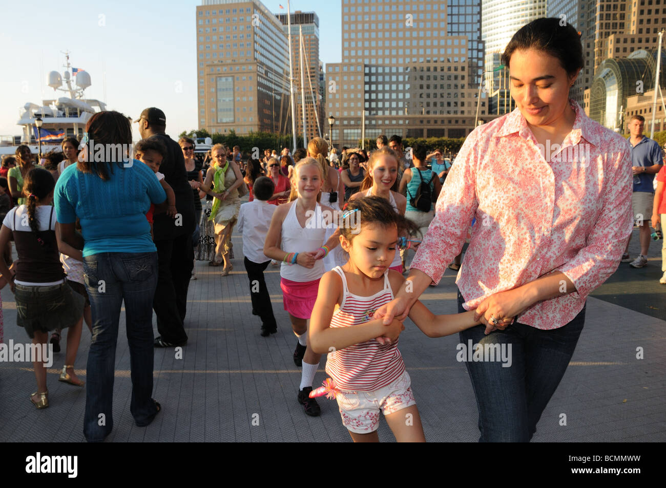 Dance community hi-res stock photography and images - Alamy
