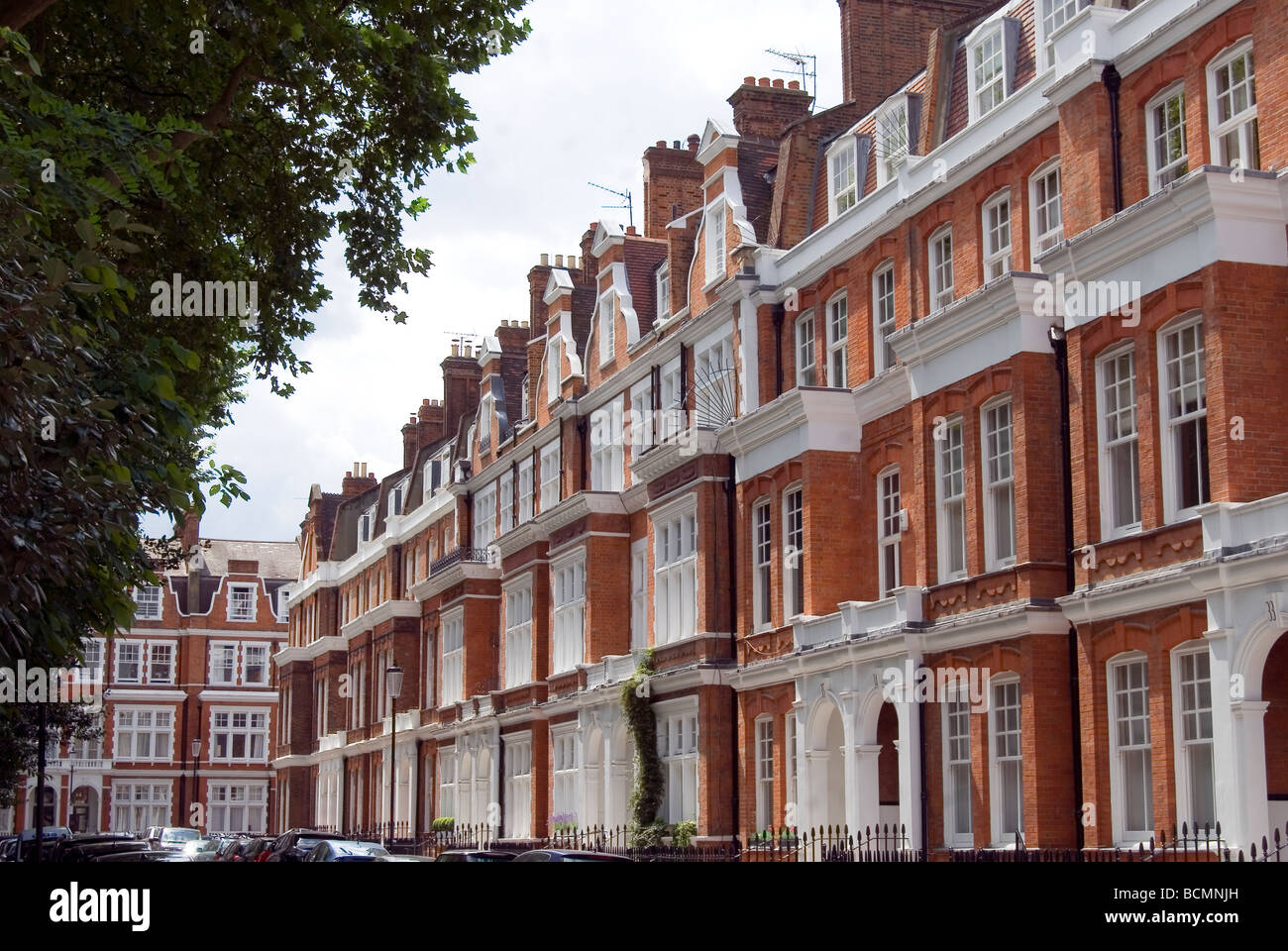 Classic Red Brick London Building Stock Photo - Alamy