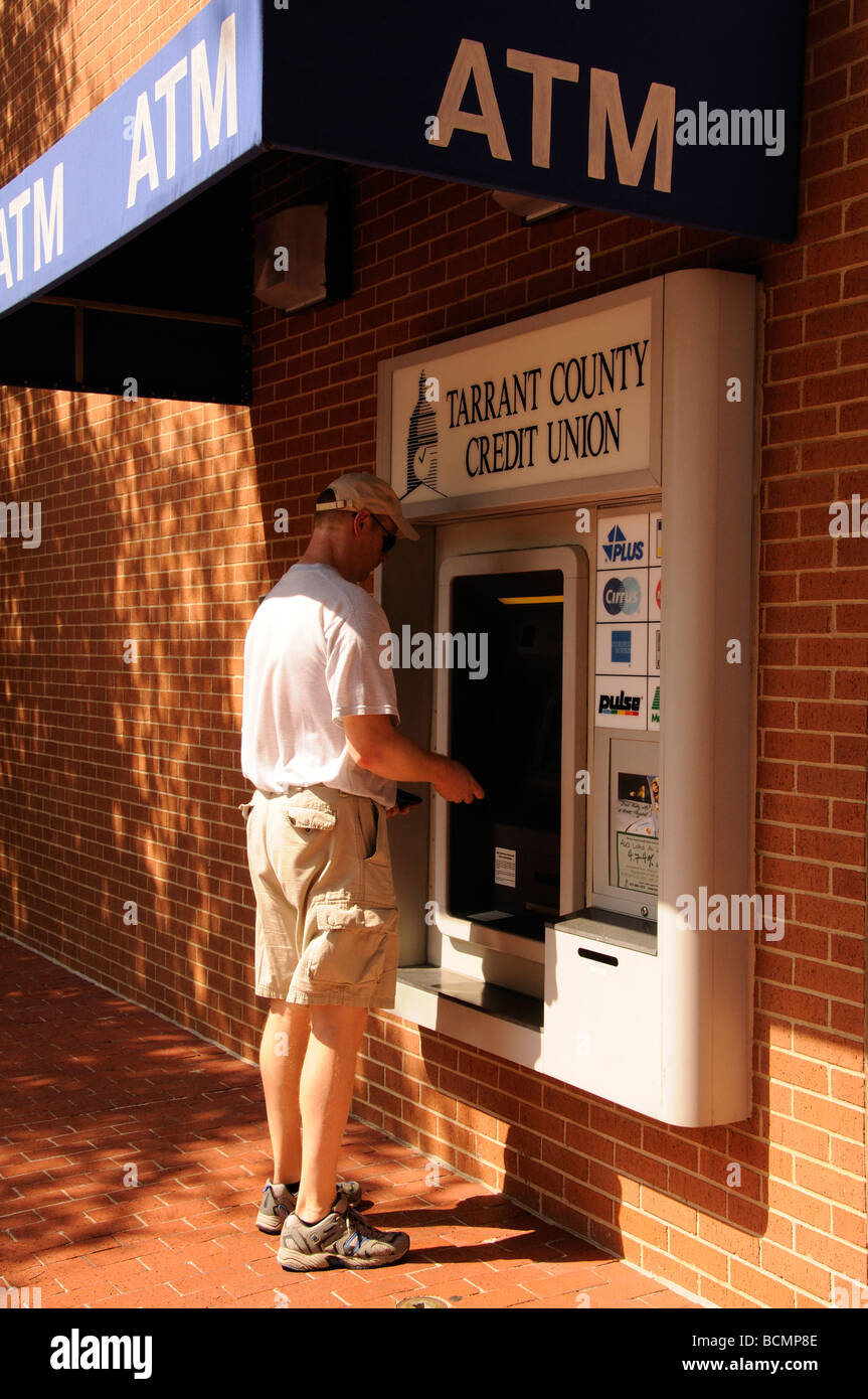 Withdraw money atm hi-res stock photography and images - Alamy