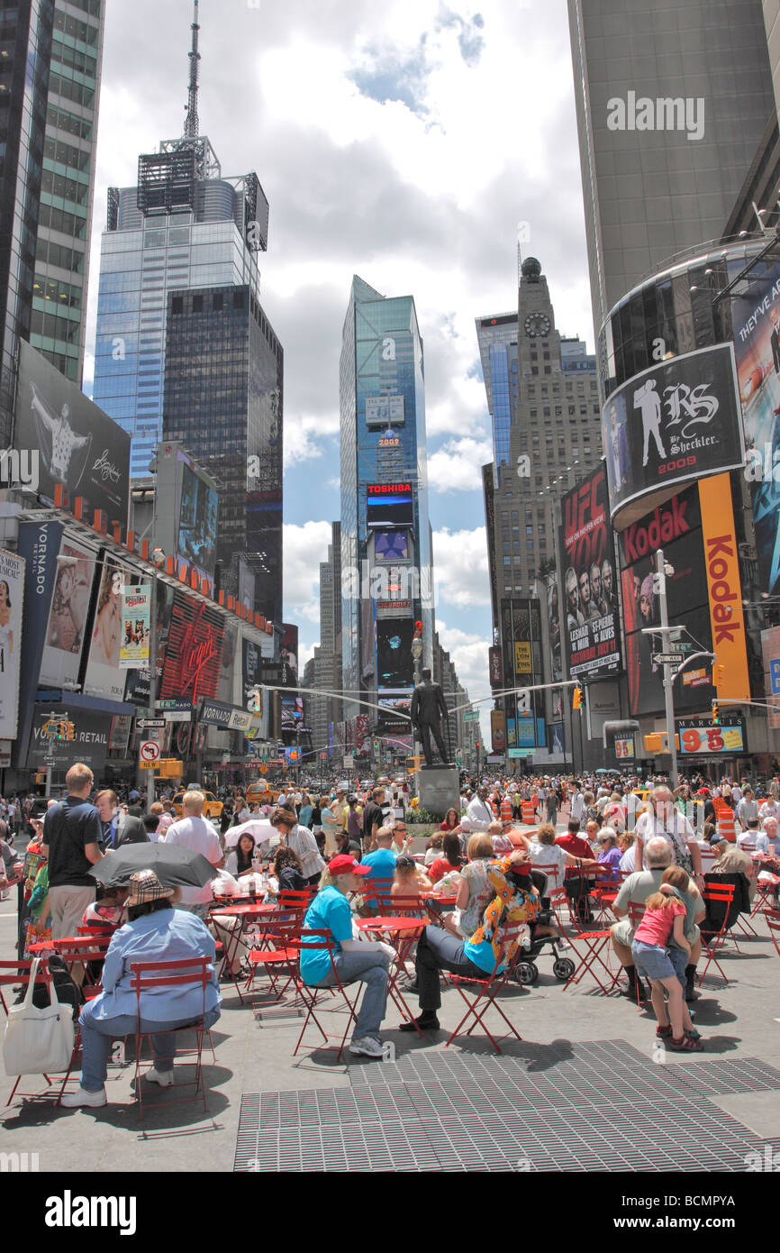 Times Square, looking south from 48th towards 42nd st, New York City ...