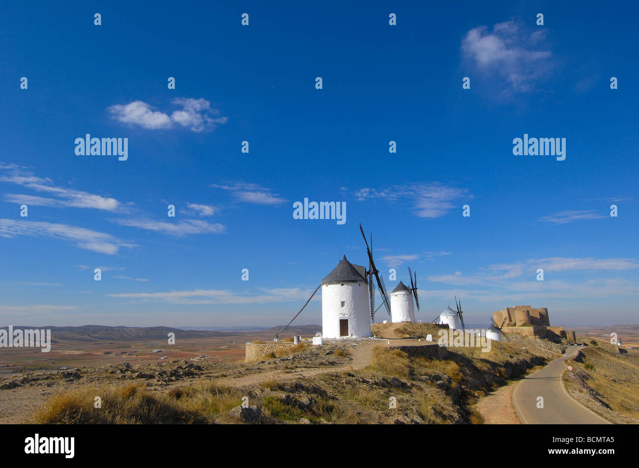 Windmills and Caballeros de San Juan de Jerusalén Castle Consuegra ...