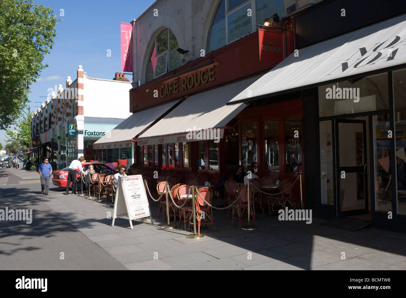Chiswick london high road hi-res stock photography and images - Alamy