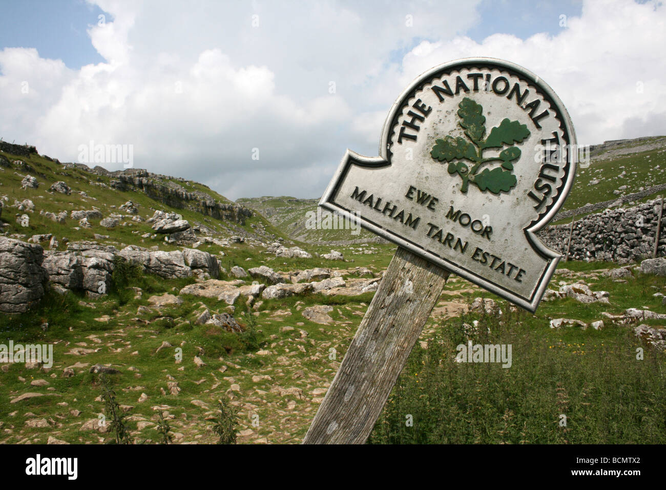 Watlowes Dry Valley at Ewe Moor, Malham Tarn Estate, Yorkshire, UK ...