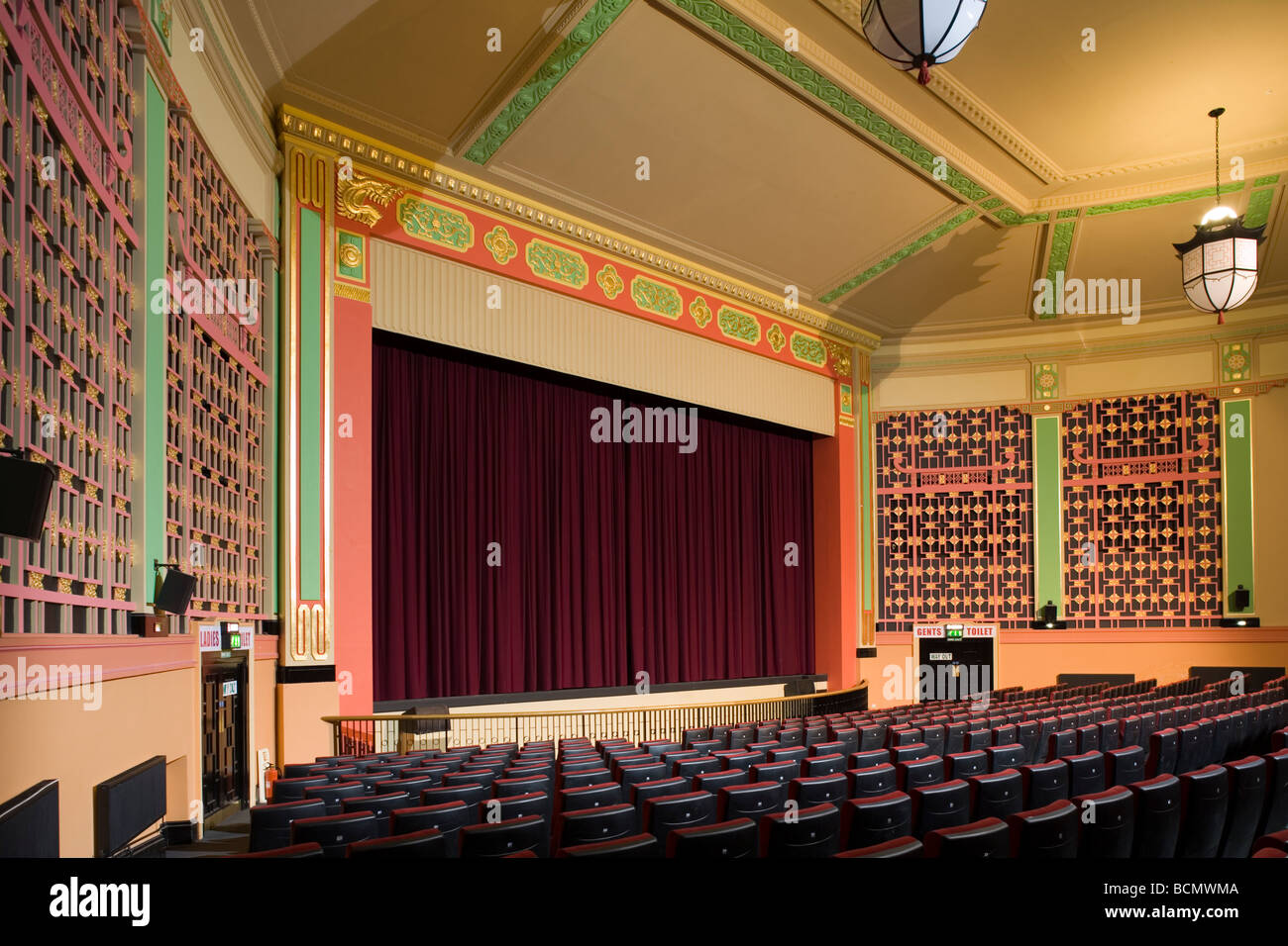 The Palace Cinema Southall London England Stock Photo Alamy the-palace-cinema-southall-london-england-stock-photo-alamy
