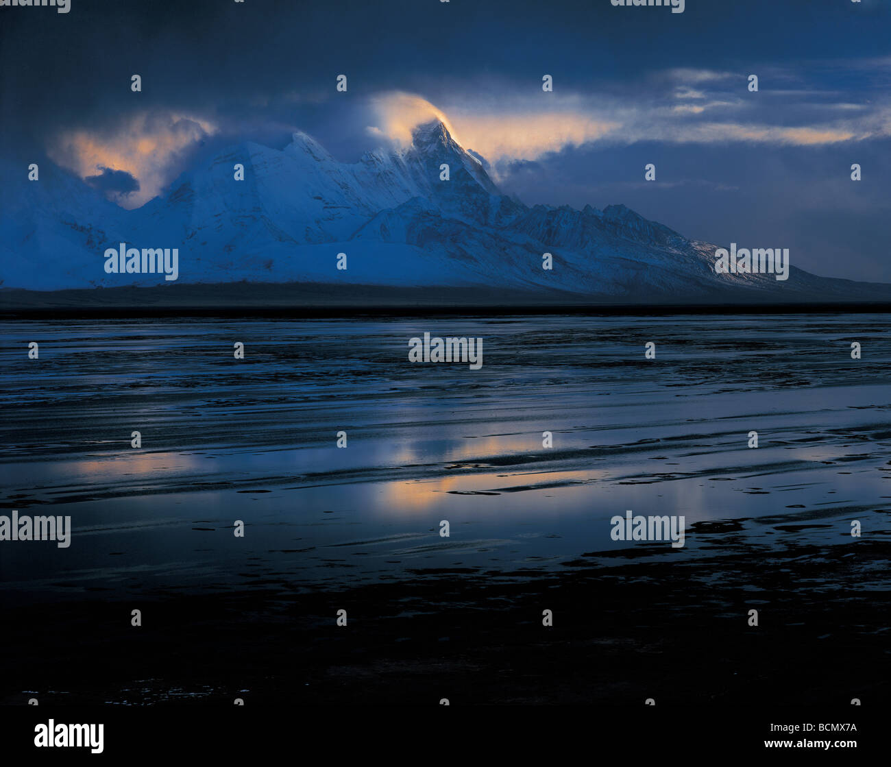 Yadong county hi-res stock photography and images - Alamy