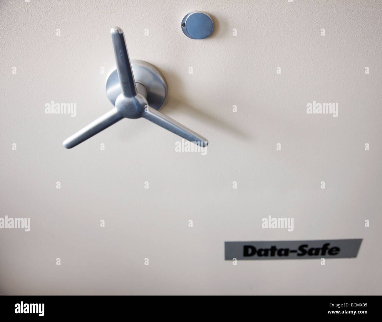 Data vault hi-res stock photography and images - Alamy