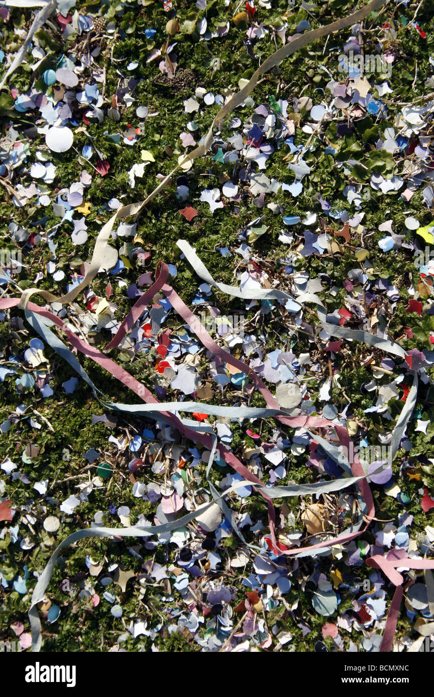 Confetti on ground glitter hi-res stock photography and images - Alamy